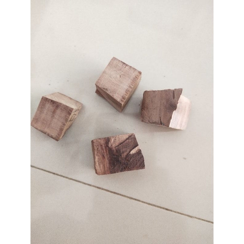 Jual Kayu paang pnolak petir saat nerang/pwang hujan.bisa buat permata ...