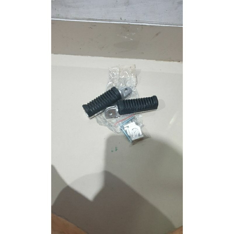 Jual KARET FOOTSTEP FOOSTEP DEPAN BAJAJ PULSAR 135 180 UG 3 UG4 220 ...