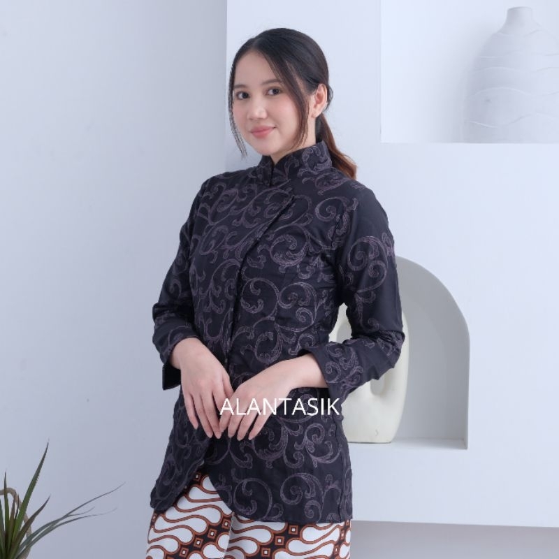 Jual Kebaya Janggan bordir timbul Dasiah gadis kretek dian sastro by jajanmukena ready stok ...