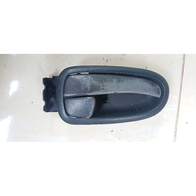 Jual handle pintu dalam hyundai trajet kanan | Shopee Indonesia