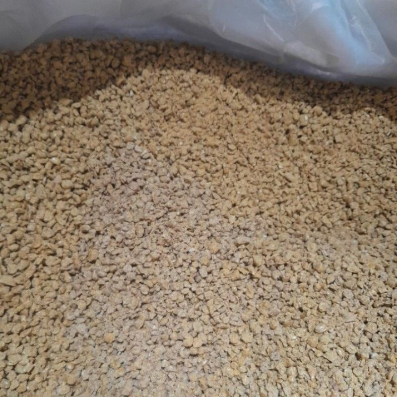 Jual pur ayam BR1 voer ayam pedaging voer anak ayam | Shopee Indonesia