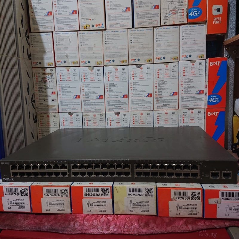 Jual SWITCH HUB D-LINK DES-1050G (Gigabit) 48-Port 10/100Mbps [2-Port 10/100/1000Mbps] | Shopee ...