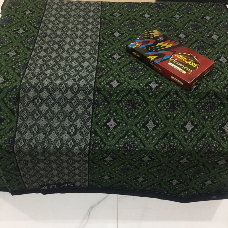 Jual ATLAS IDAMAN HARMONI MOTIF BATIK | SARUNG ATLAS FAVORIT HPL ...