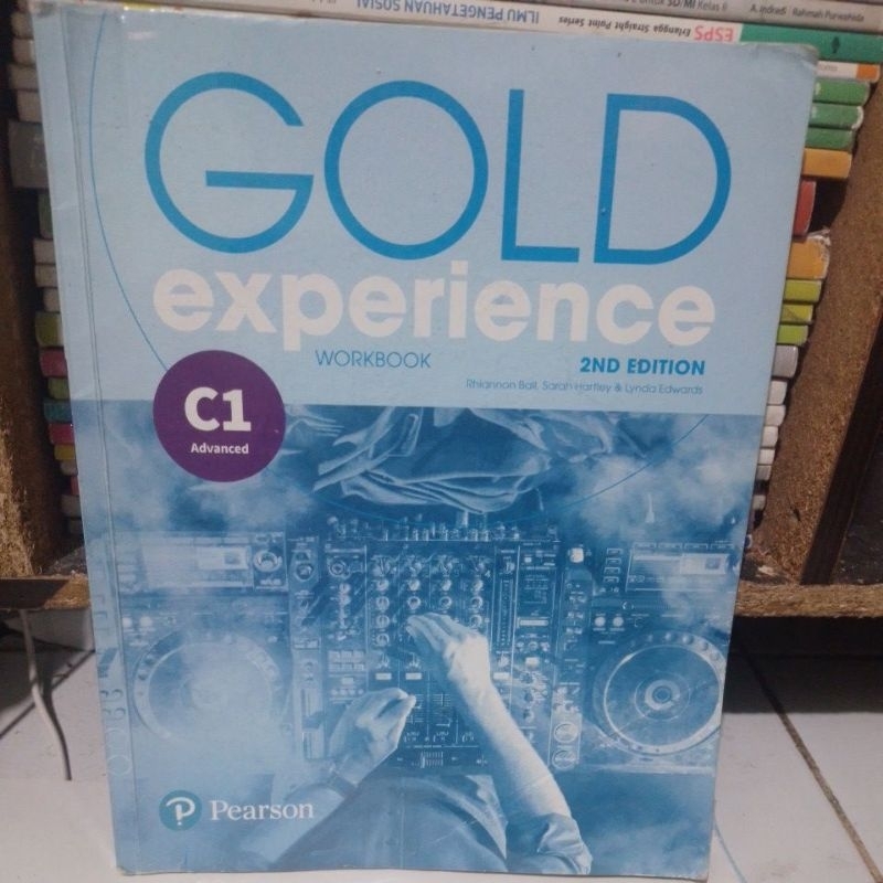 Jual BUKU GOLD EXPERIENCE C1 WORKBOOK BOOK 2ND EDITION | Shopee Indonesia