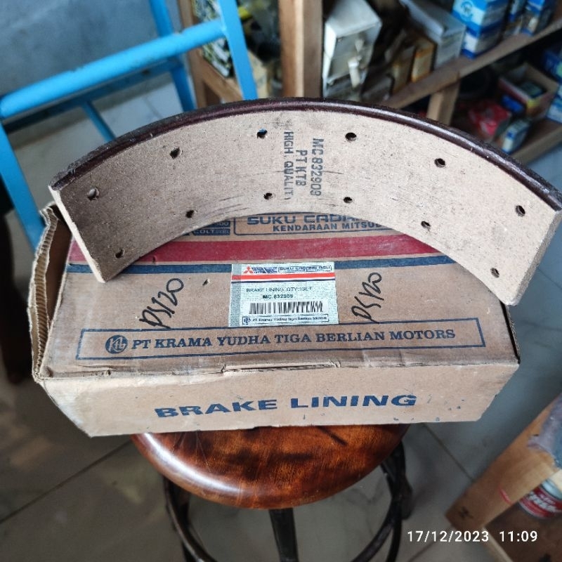 Jual pirodo sepatu kamapas rem brake lining colt diesel ps120 120ps ...