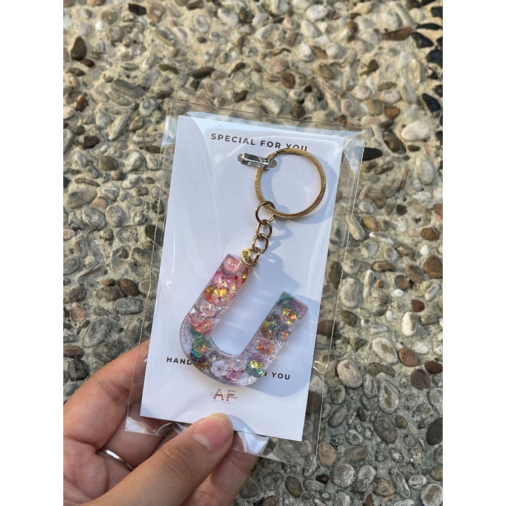 Jual Alphabet Letter Keychain Resin Gantungan Kunci Huruf Ganci Custom ...
