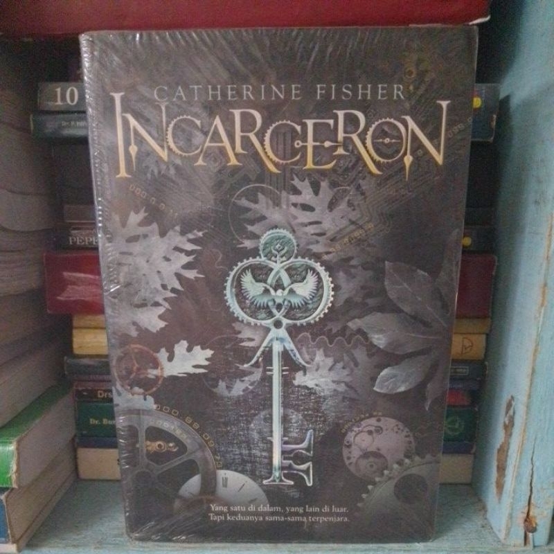 Jual novel incarceron by catherine fisher | Shopee Indonesia