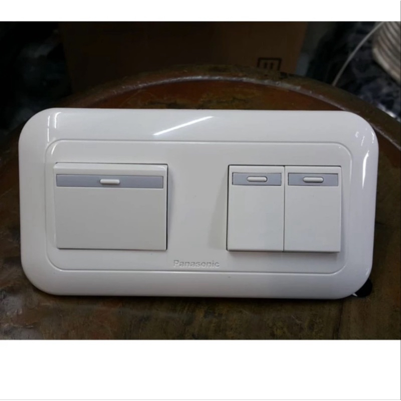 Jual PANASONIC Wide Series Saklar Triple (Seri + Engkel) | Shopee Indonesia