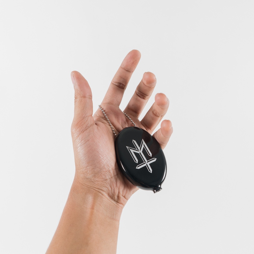 Jual MATERNAL DISASTER ORI KEYCHAIN TEMPAT KOIN | Shopee Indonesia