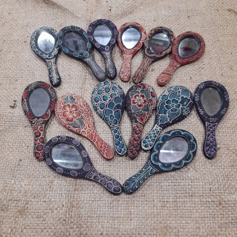 Jual Cermin Kayu Oval Batik Lukis Panjang 11cm Warna Klasik | Shopee ...