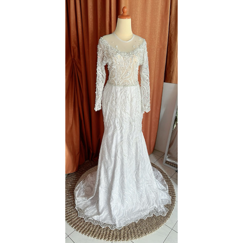 Jual preloved dress gaun putih akad resepsi model duyung lebar ld 110 ...