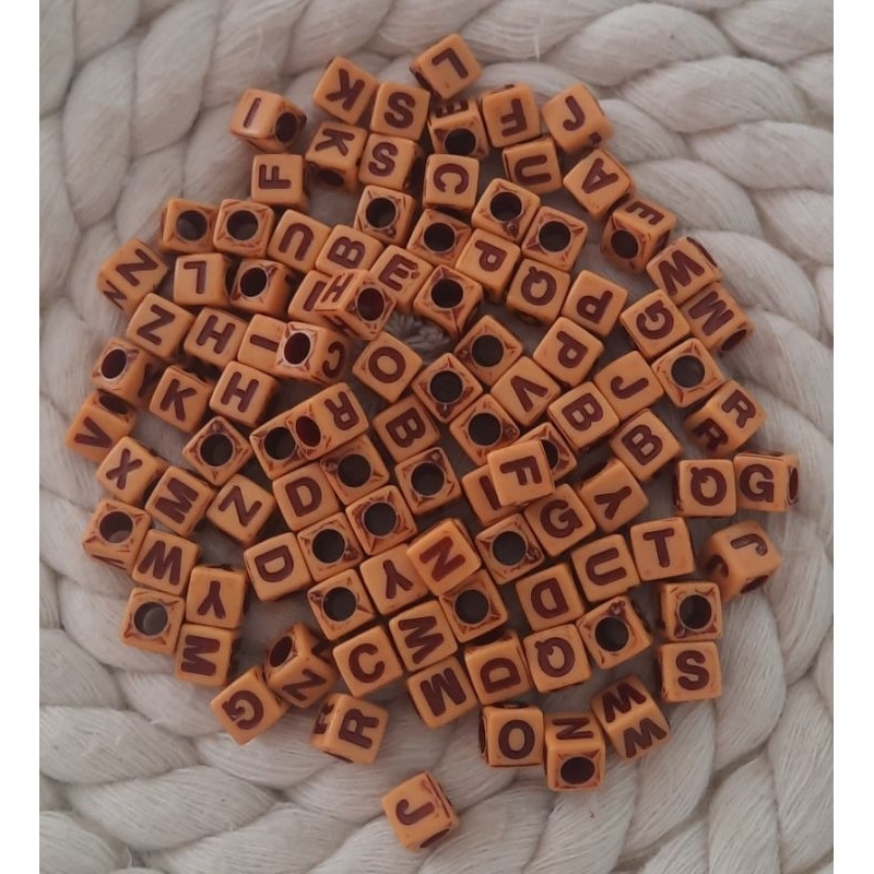 Jual ( Huruf Lengkap ) Manik / Mote Huruf Kotak corak kayu | Shopee ...