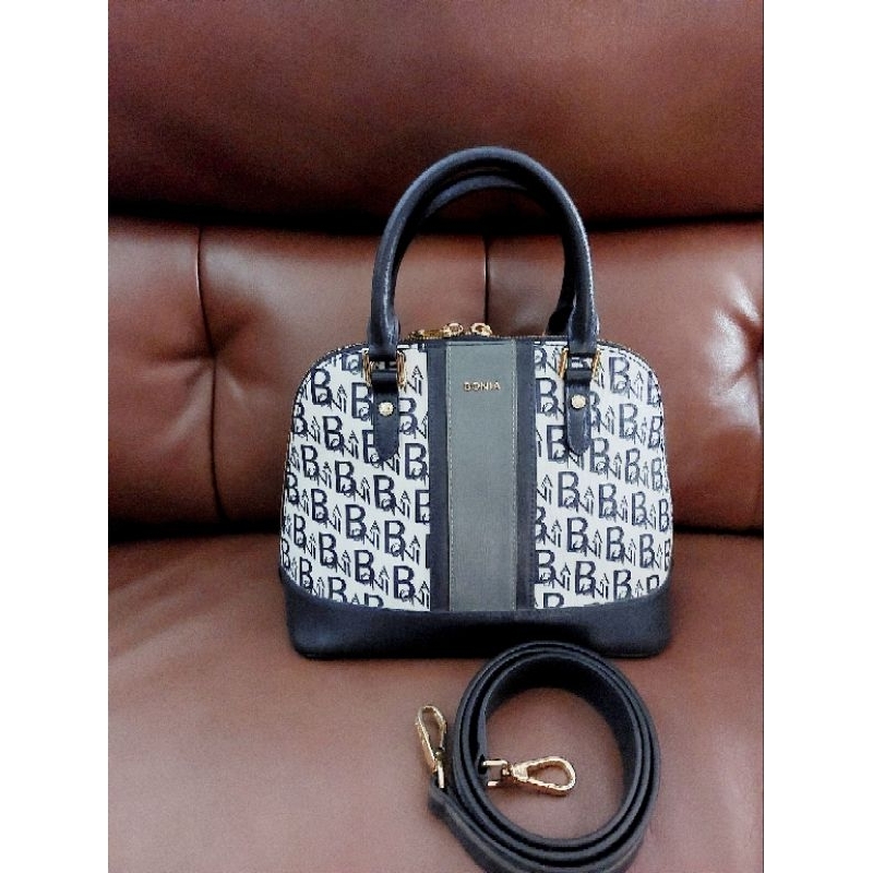 Jual Bonia original Alma Black/white | Shopee Indonesia