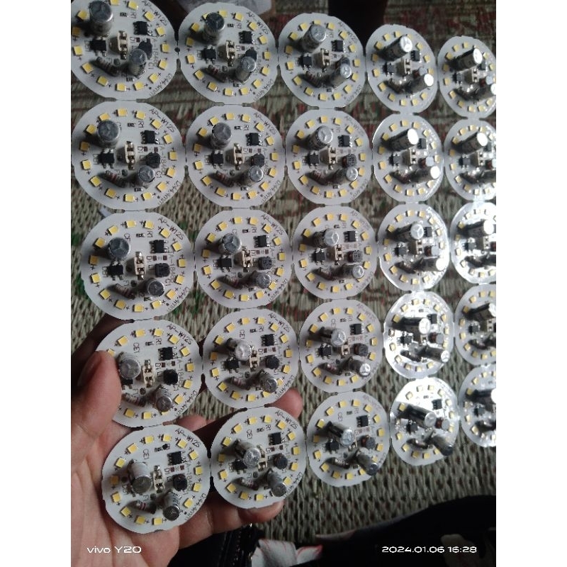 Jual Lampu led 12 watt AC 220 bahan Alumunium kualitas bagus & TERANG ...