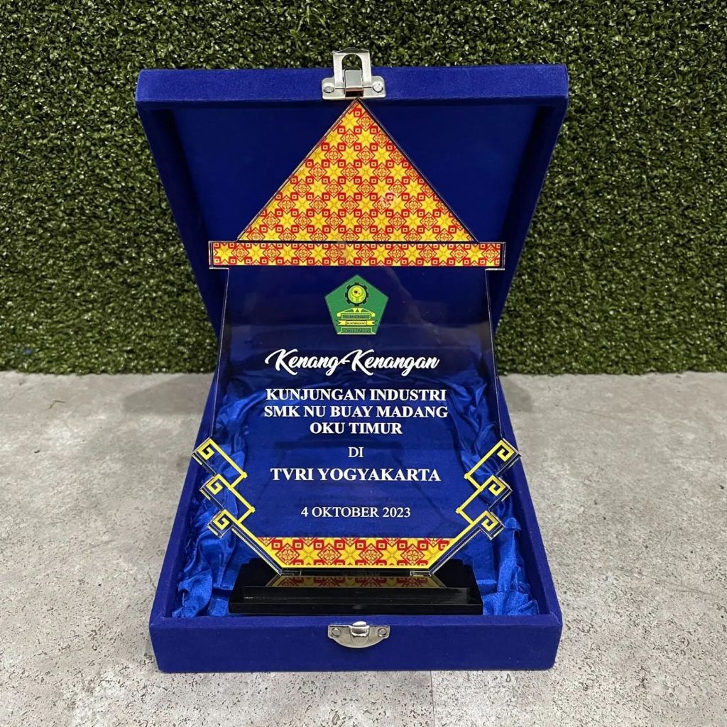 Jual Plakat, hadiah, kado kenang-kenangan, piala, piagam, plakat ...