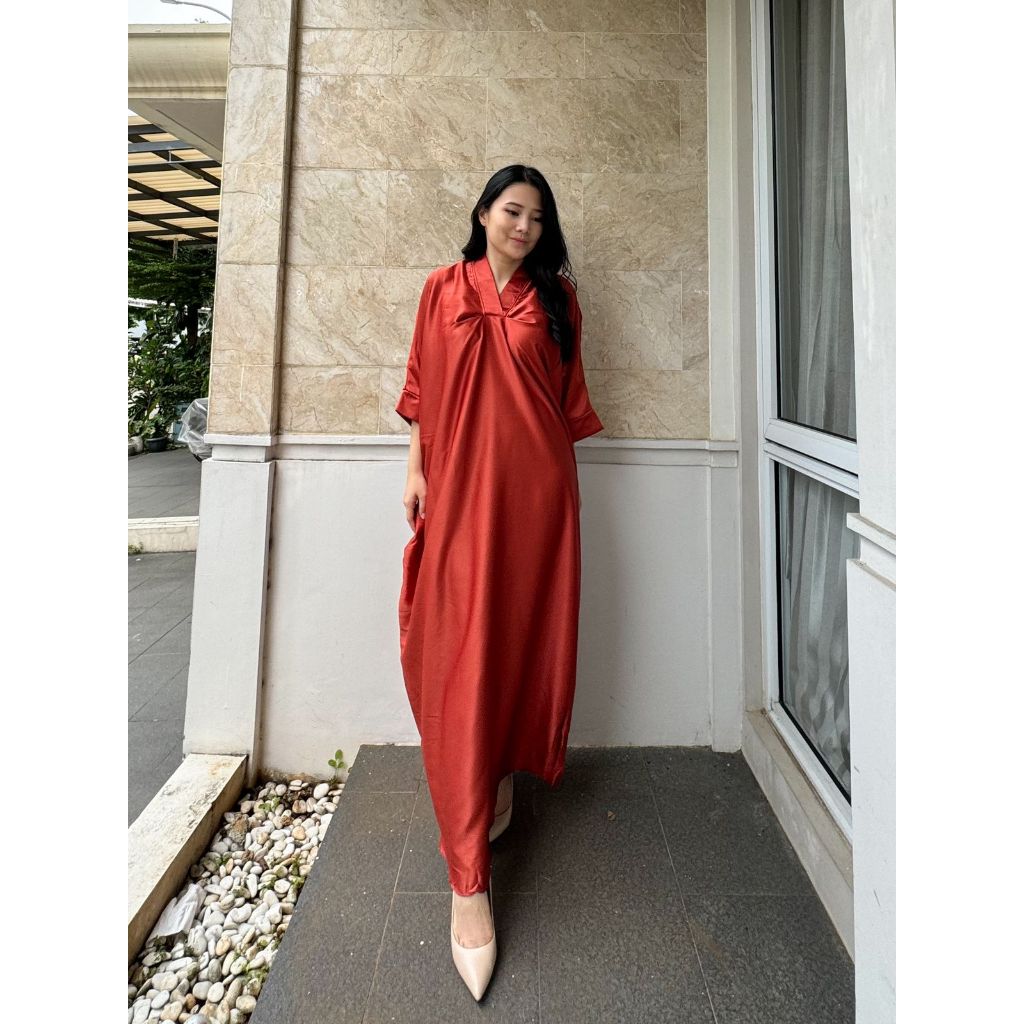 Jual kaftan satin polos jumbo / kavana kaftan / kaftan satin 9623 ...