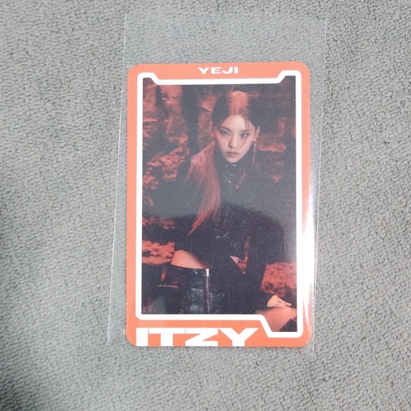 Jual ITZY Photocard / BDM POB / Special Card / Mini folded poster ...