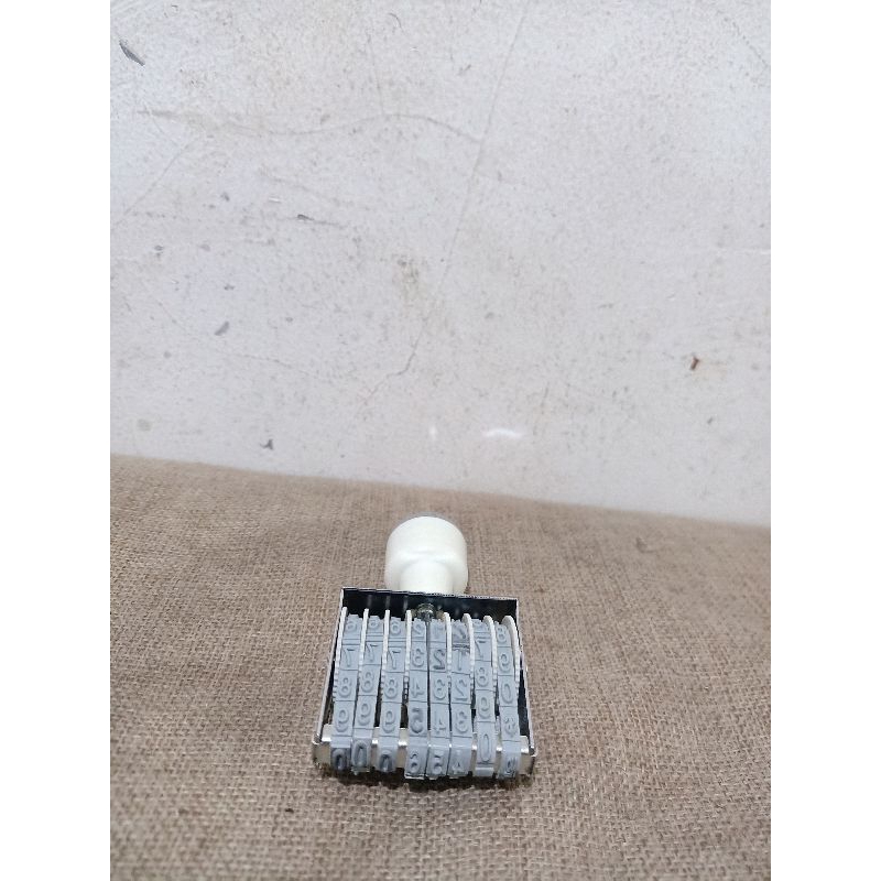 Jual Stempel Numbering Machine Deli 7524 8 Digits Theprosius | Shopee ...