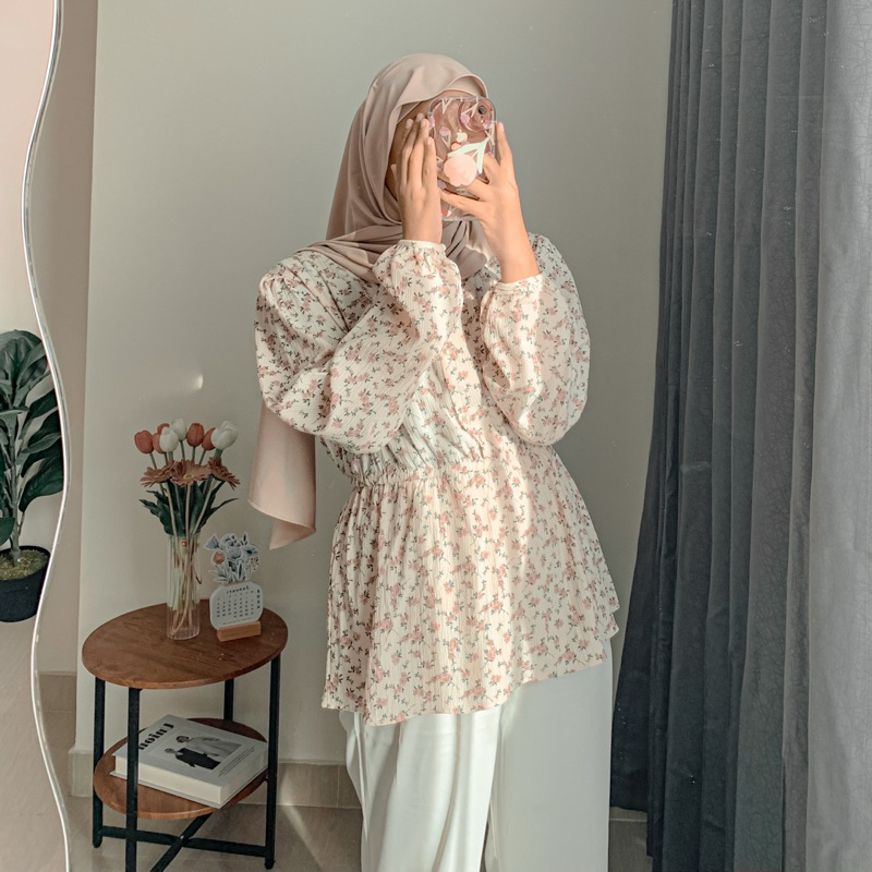 Jual LIYORA MOTIF FLORAL | blouse motif bunga | blouse korean style ...