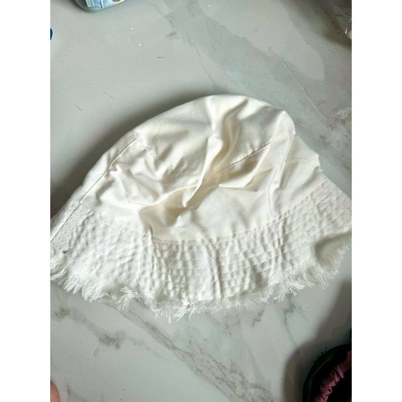 Jual topi putih ala korea | Shopee Indonesia