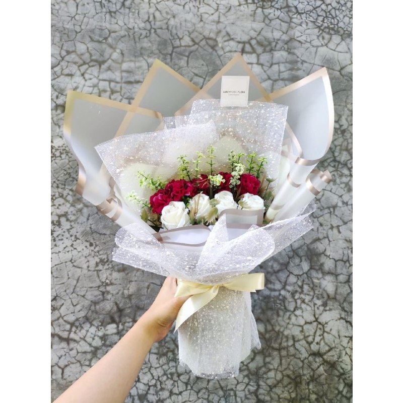 Jual Buket Bunga Artificial Tema Putih / Buket Bunga Vancyy Florist ...