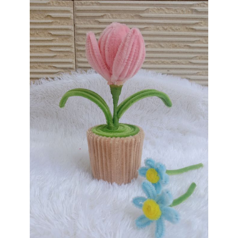 Jual Bunga kawat bulu pot | Tulip pipe cleaner flower in pot | Hiasan ...