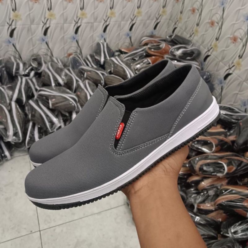 Jual Sepatu Pria Kasual Sepatu Slip On Pria Sepatu Santai Kerja Kantor ...