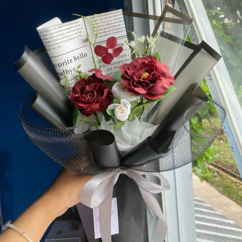 Jual buket bunga peony maroon black aestetik | Shopee Indonesia