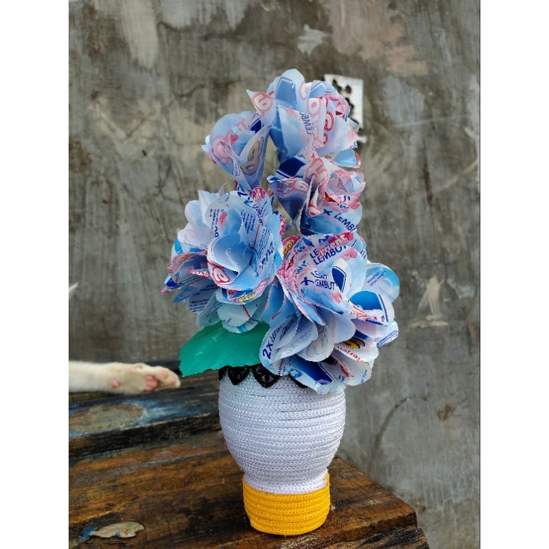 Jual daur ulang bunga dari bungkus detergen/bunga bungkus detergen ...