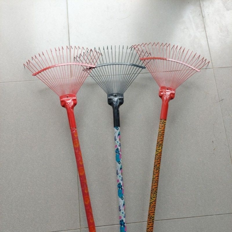 Jual sapu garuk besi / sapu taman merk ayu | Shopee Indonesia