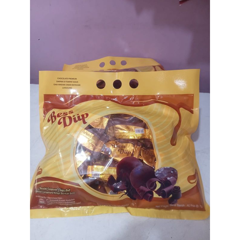 Jual Coklat Bess Diip Crispy Chocolate Ball Snack bentuk bola coklat ...