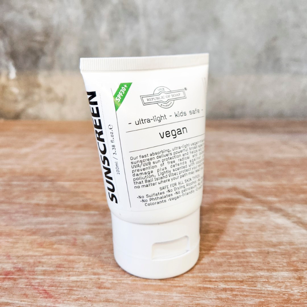 Jual Ultra Light VEGAN Sunscreen Lotion - SPF 30 PA++ - 100ml | Shopee ...