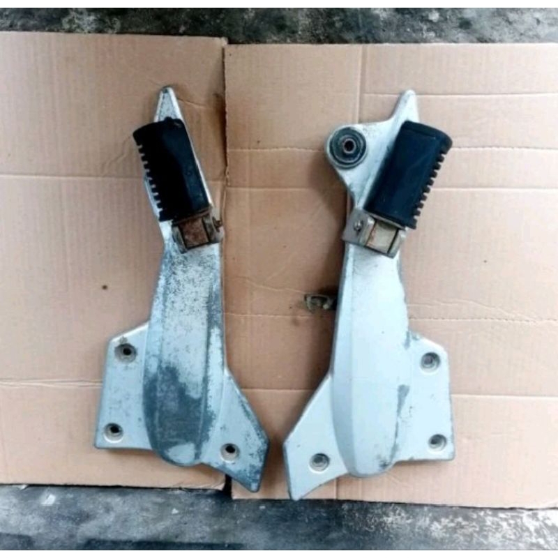 Jual footstep postep foot step belakang kawasaki zx 130 zx 135 original ...