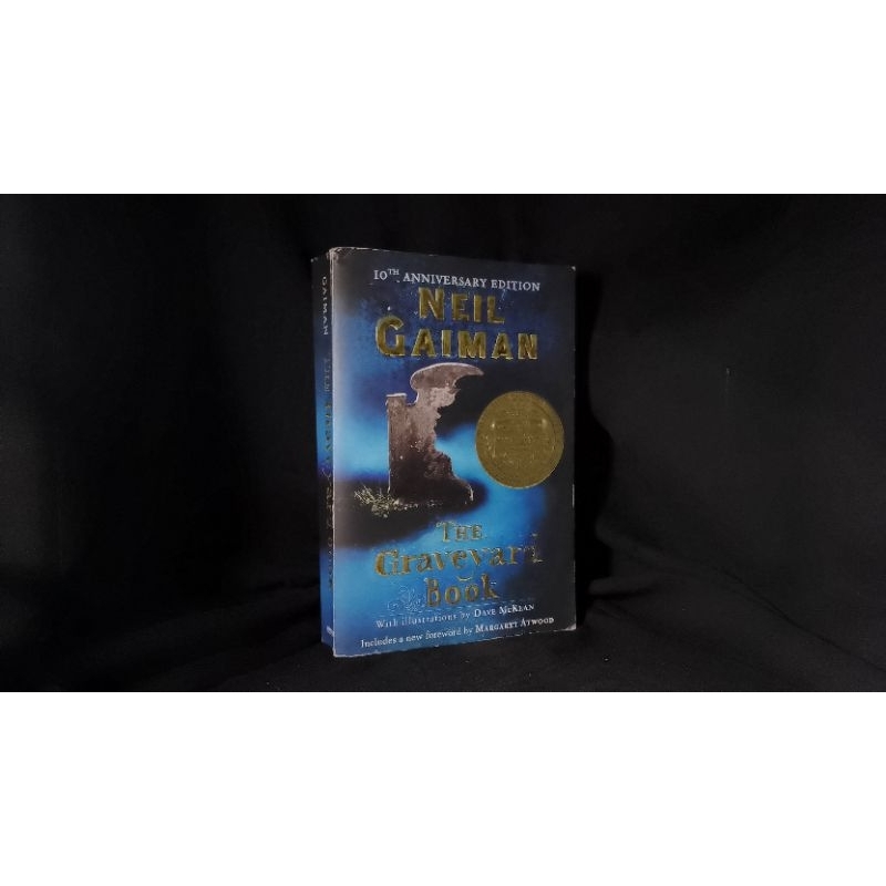 Jual Neil Gaiman - The Graveyard Book | Shopee Indonesia