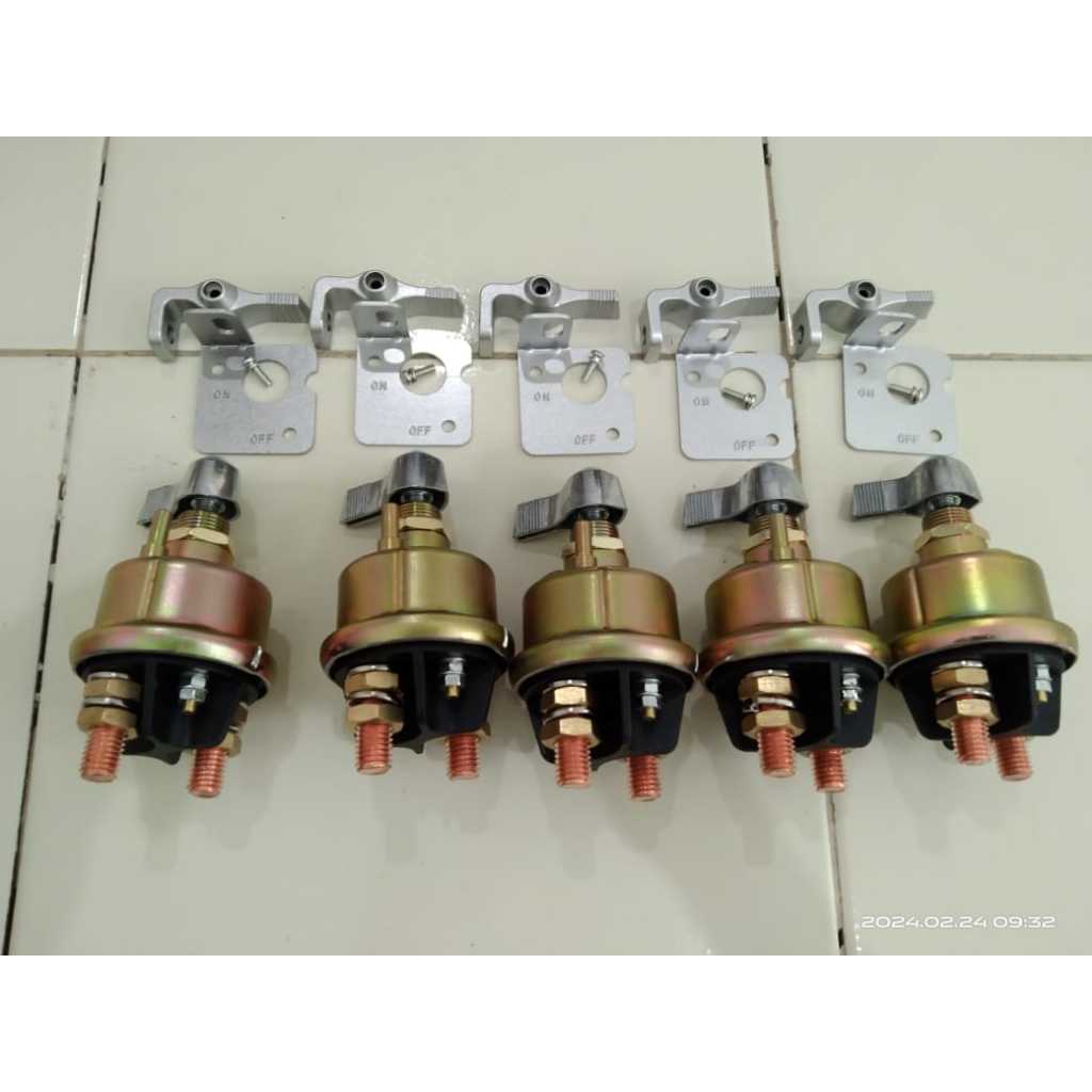 Jual Heavy Duty Battery Isolator / Battery master switch + Lever kit ...