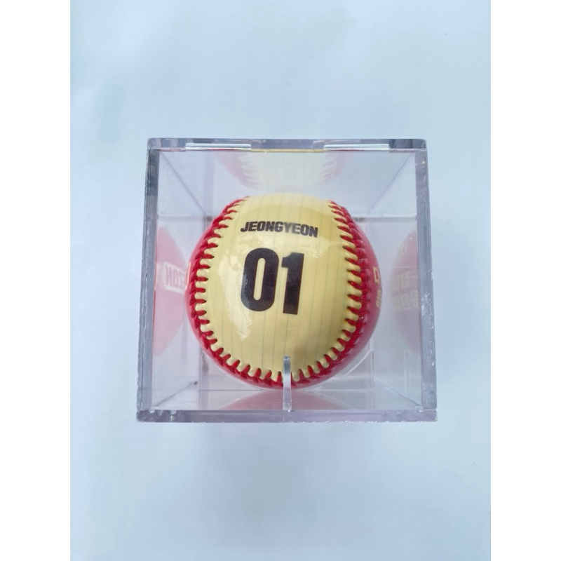 Jual Official Twice Strikezon Ball jeongyeon Rare 2016 Edition | Shopee ...