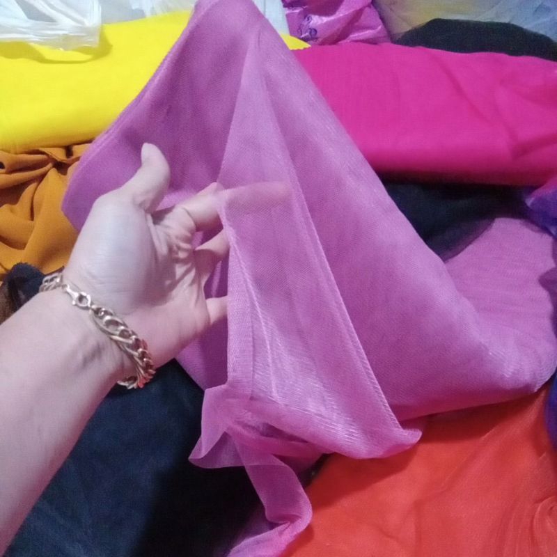 Jual ready rok tile atau tule sudah di potong jigjag seperti di gambar ...