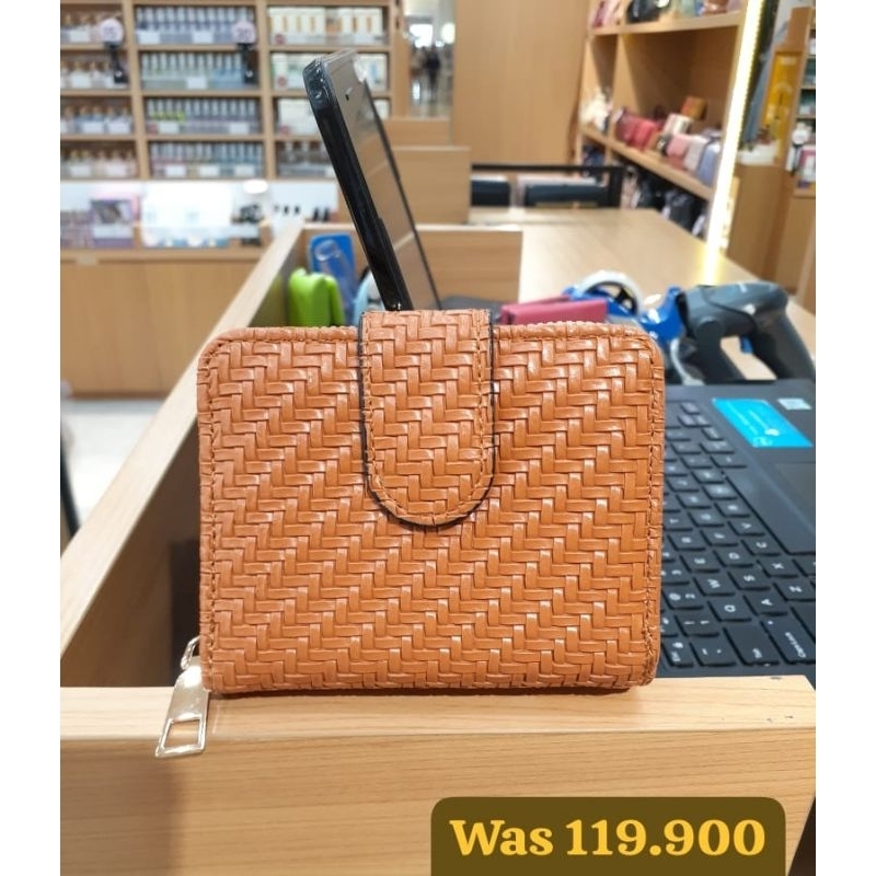 Jual DOMPET LIPAT GANTARIA/GABYELLA SOPHIE MARTIN PARIS | Shopee Indonesia