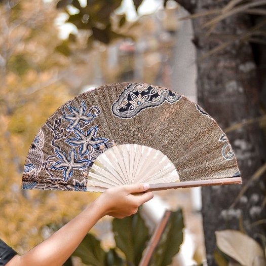 Jual KIPAS Renteng Bambu Batik besar Oleh Oleh Khas Jogja Indonesia ...