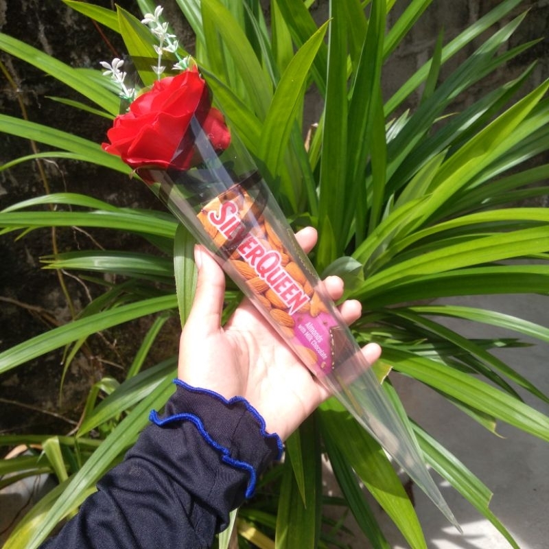 Jual SINGLE ROSE KELOPAK LEBAR ISI COKLAT / BUKET BUNGA SATU TANGKAI ...