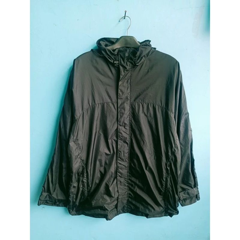 Jual UNIQLO GORPCORE PARASUT | Shopee Indonesia