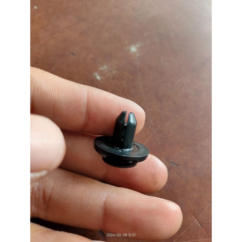 Jual clip kancing iner fender cowl Suzuki ertiga apv sx4 swift escudo ...