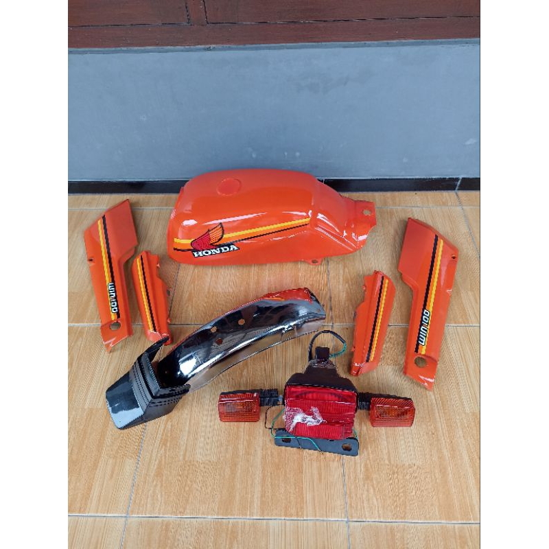 Jual PAKET BODI TENGKI HONDA WIN SET SLEBOR BELAKANG SET KEPET DAN ...