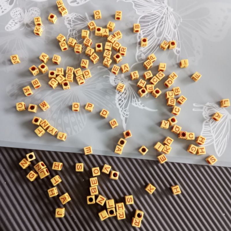 Jual akrilik huruf balok Manik Akrilik Bahan Gelang Bahan Craft DIY ...