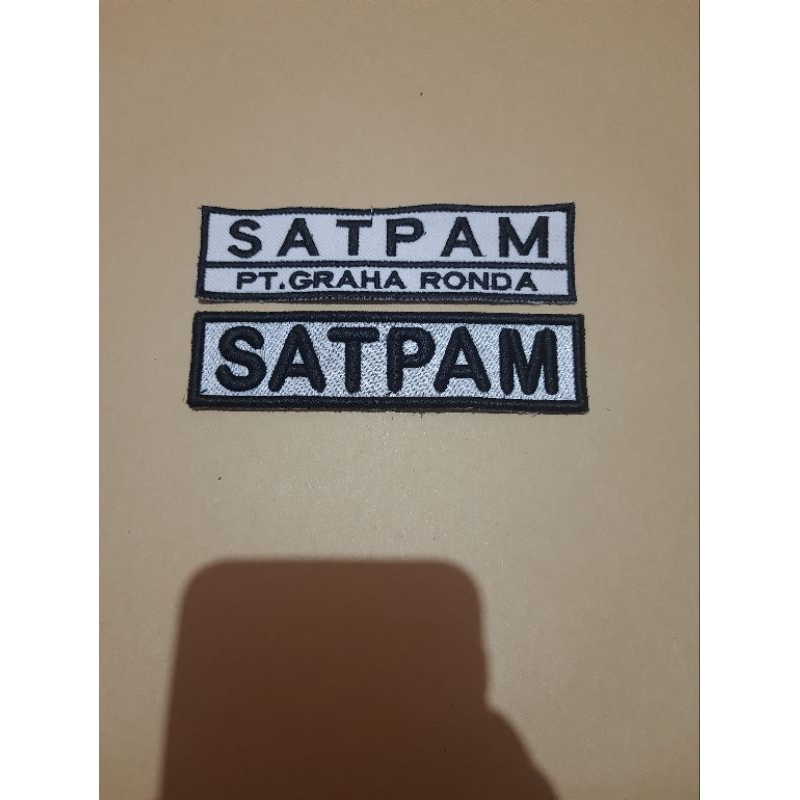 Jual bed satpam bed nama 2baris 1HARI JADI bedge | Shopee Indonesia