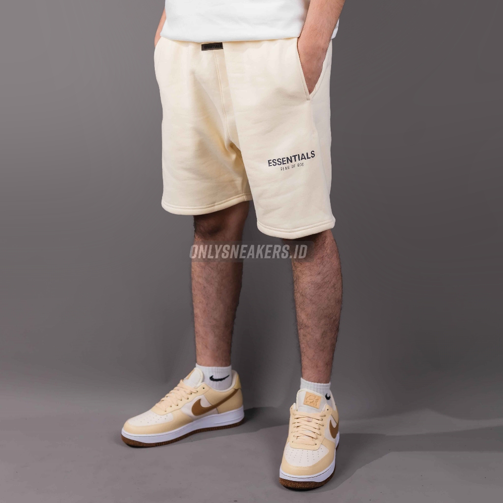 Jual ESSENTIALS FOG SMALL LOGO REFLECTIVE SWEATSHORT CREAM | Shopee ...