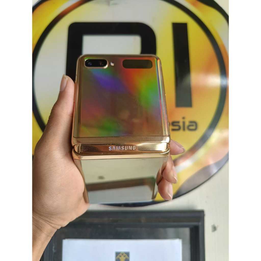 Jual Samsung Galaxy Z Flip 8+8/256 Gold Amoled Nfc Mulus | Shopee Indonesia