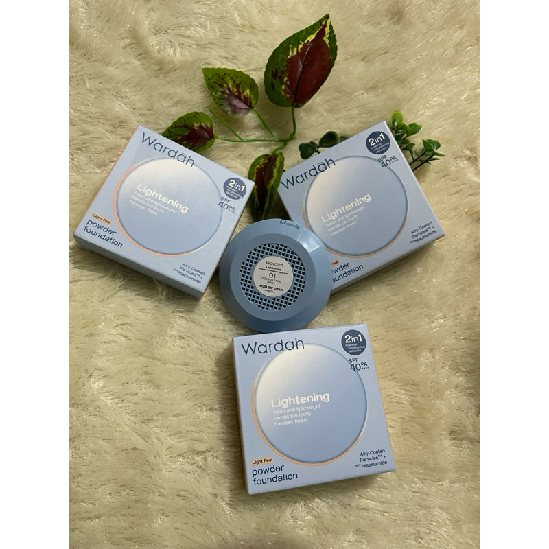 Jual Wardah Lightening TWC Powder Foundation Light Feel 12g | Two Way ...