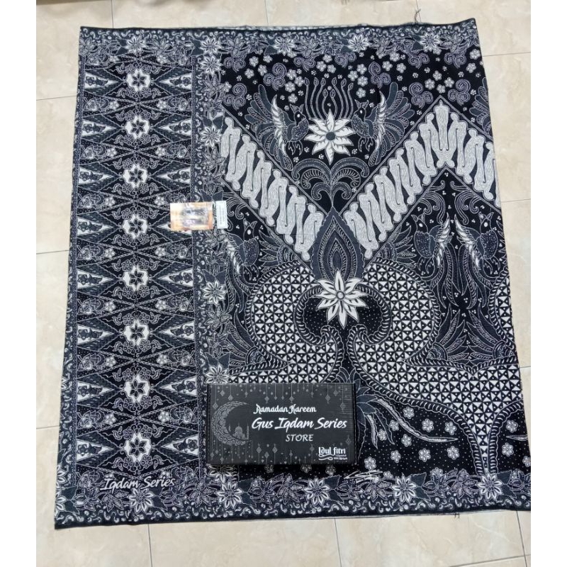 Jual Sarung EDISI RAMADHAN Sarung Gus Iqdam series original plus box ...