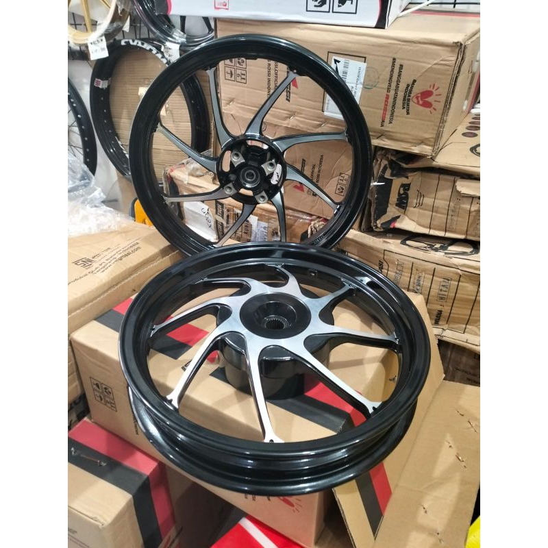 Jual VELG RECING V ROSSI VENOM P8 SHADOW H VARIO 125/150 UK 185/215-14 ...